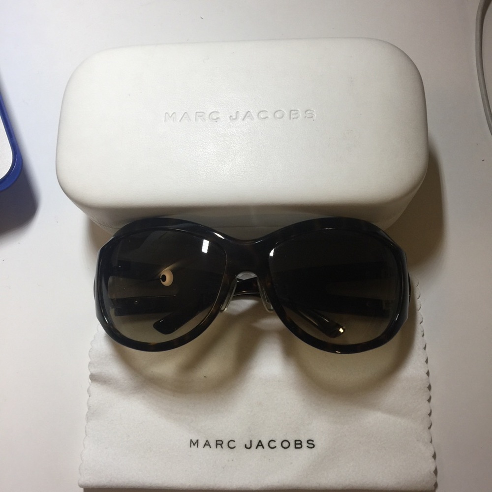 Marc Jacobs Sunglasses - Gem